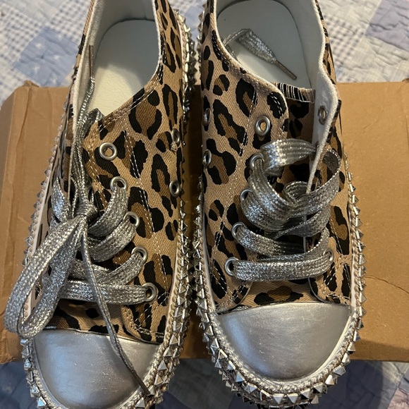 conv | Shoes | Animal Cheetah Leopard Print Converse Style But Not ...